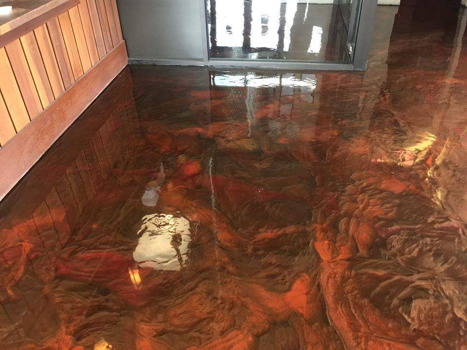 Comment réaliser un sol à effet marbré avec la résine époxy