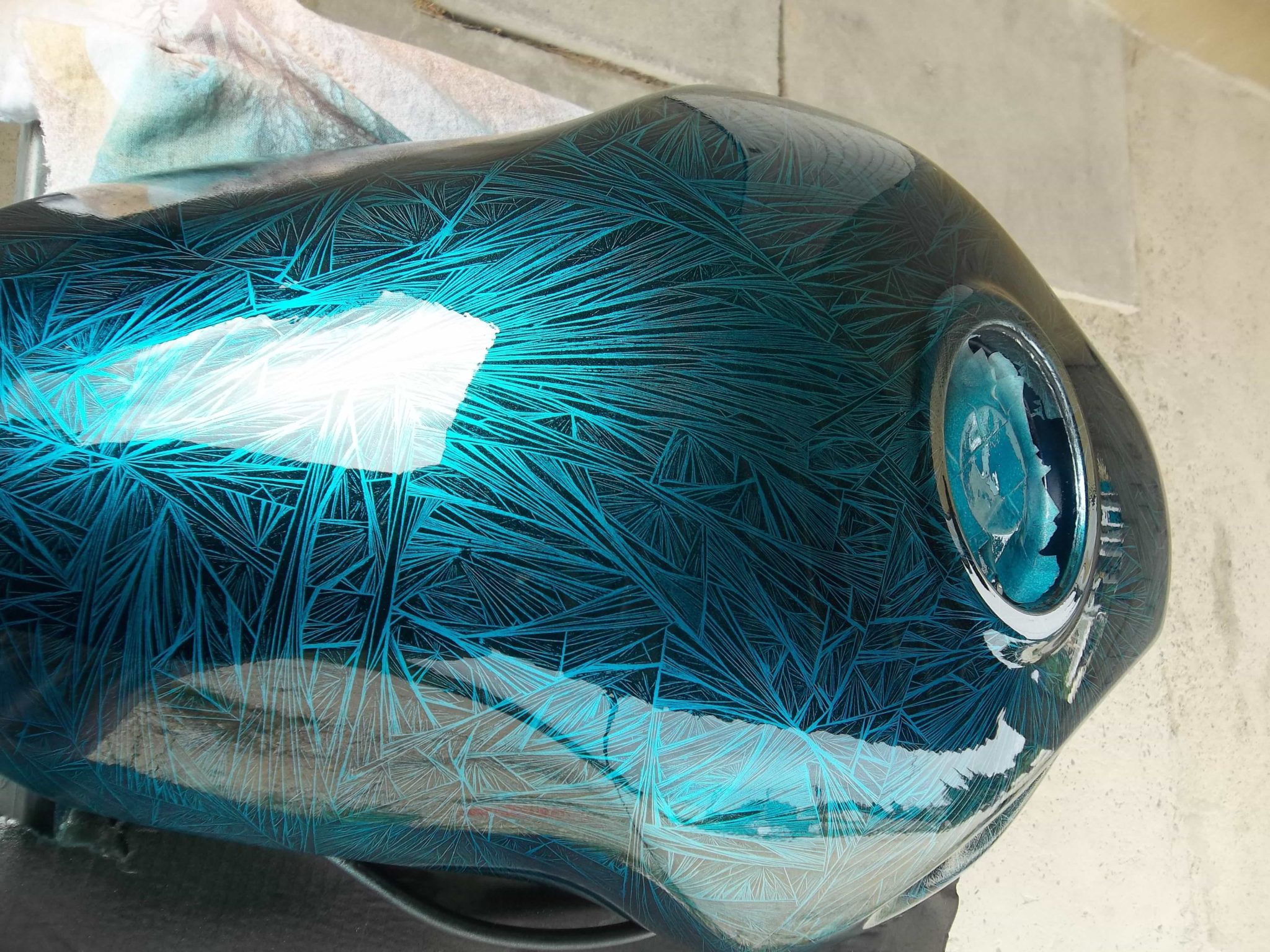 Étapes et conseils pour réussir une peinture cristallisée